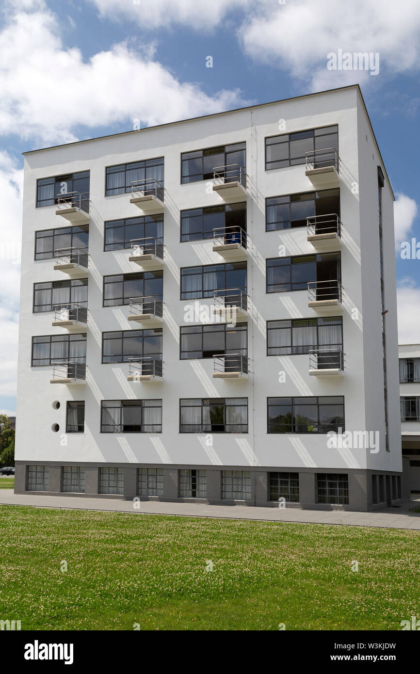 Studio building (Prellerhaus) of the Bauhaus Building in Dessau ...
