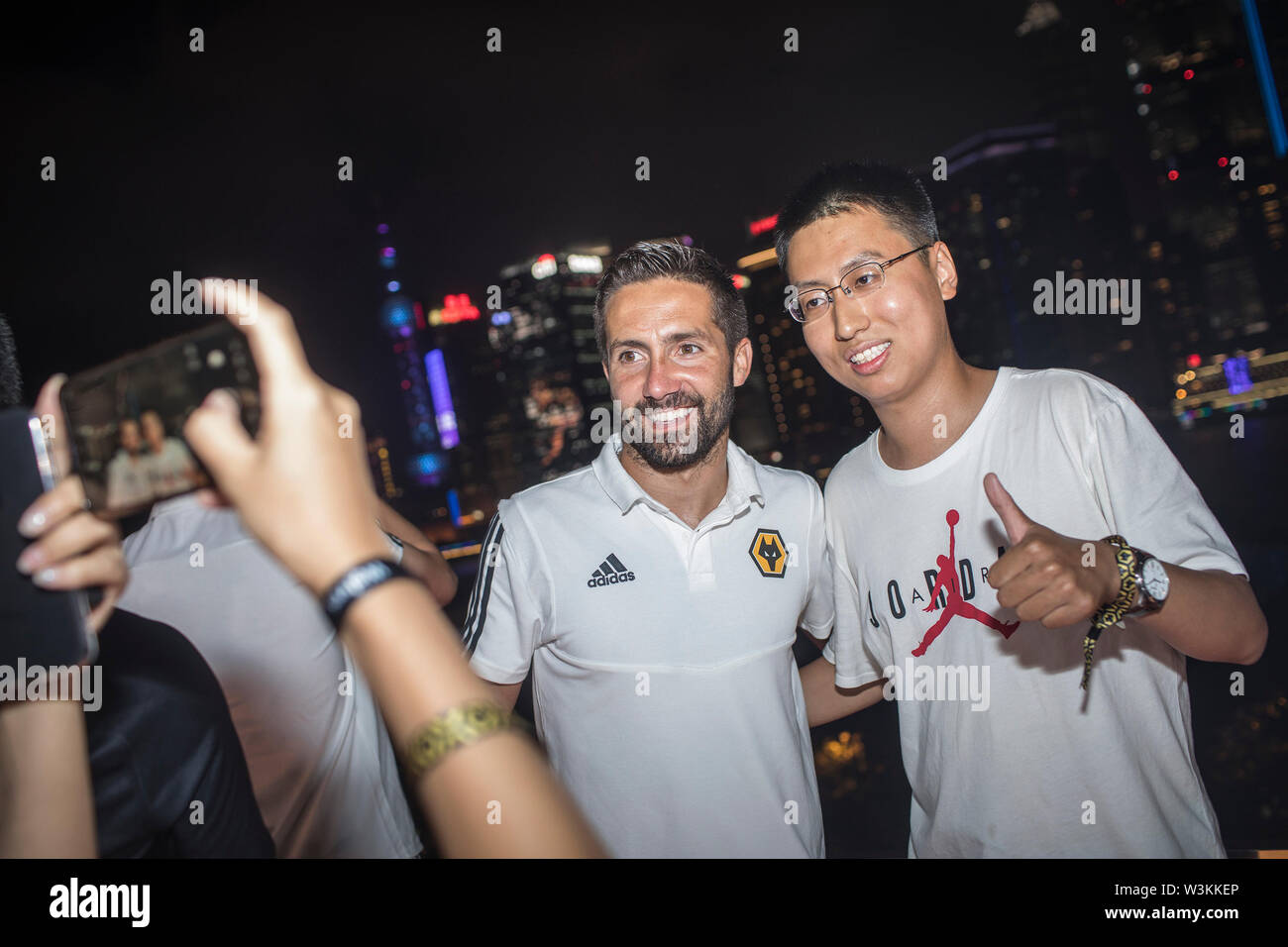 Shanghai soccer crowd hi-res stock photography and images - Alamy