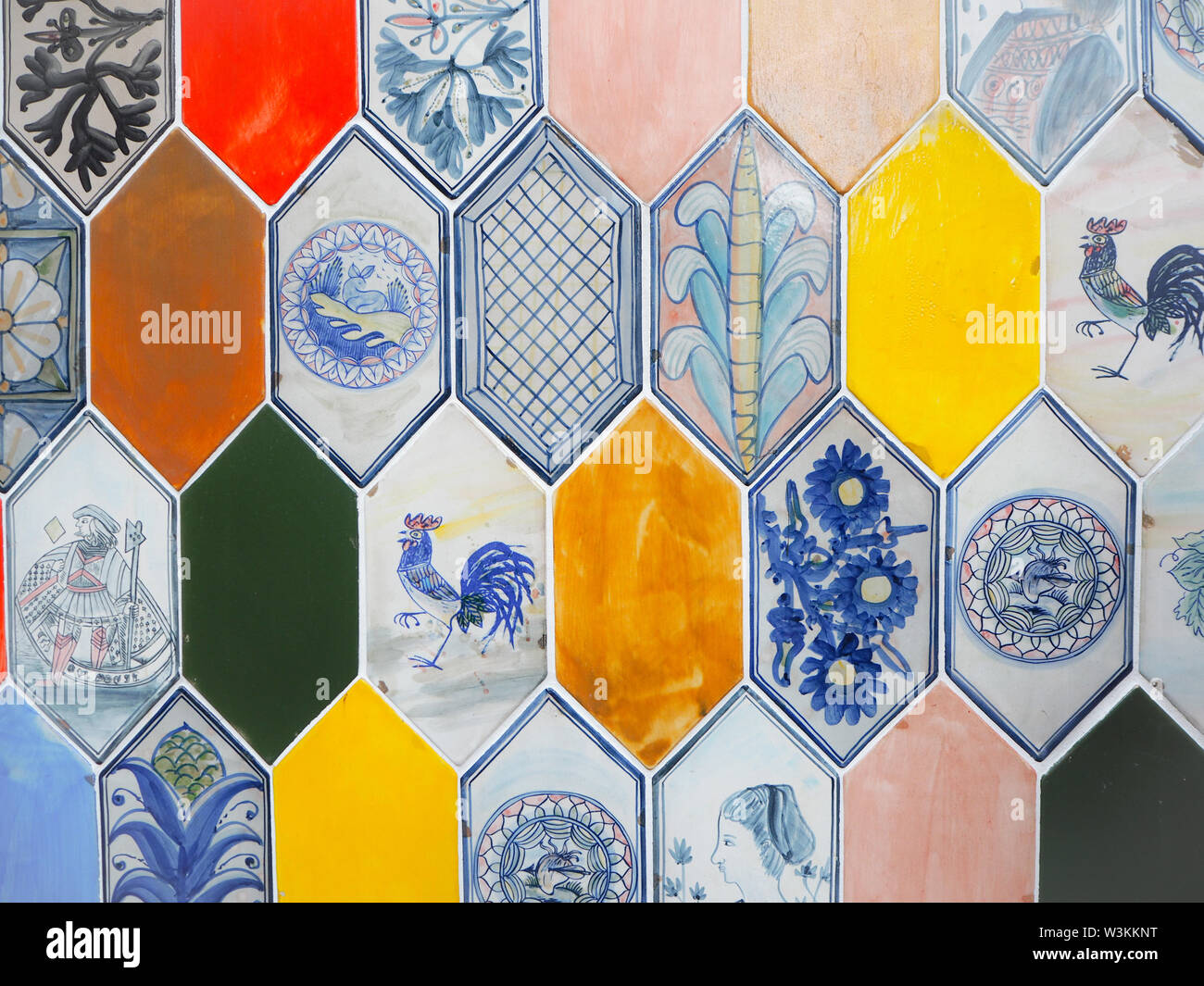 Hexagon tiles hi-res stock photography and images - Alamy