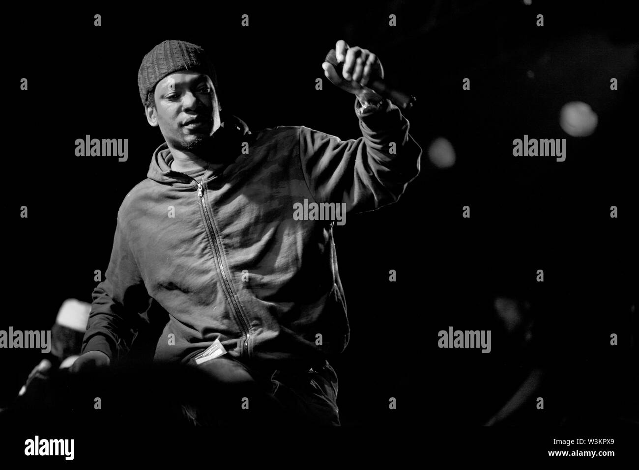 Black rapper on stage hi-res stock photography and images - Alamy