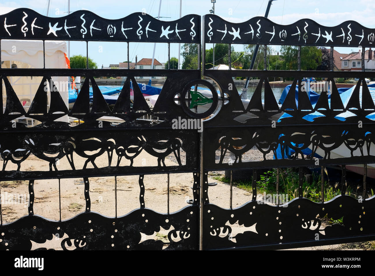 Ornate wrought iron gates hi-res stock photography and images - Alamy