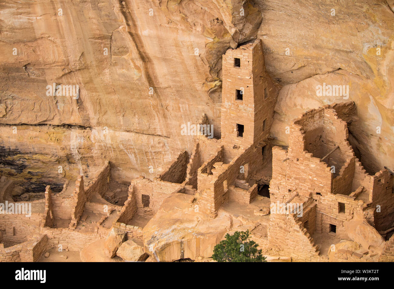 Ancestral puebloan cliff hi-res stock photography and images - Alamy