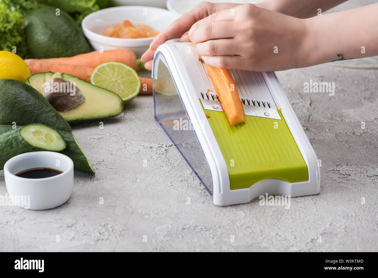 Grating vegetables hi-res stock photography and images - Alamy