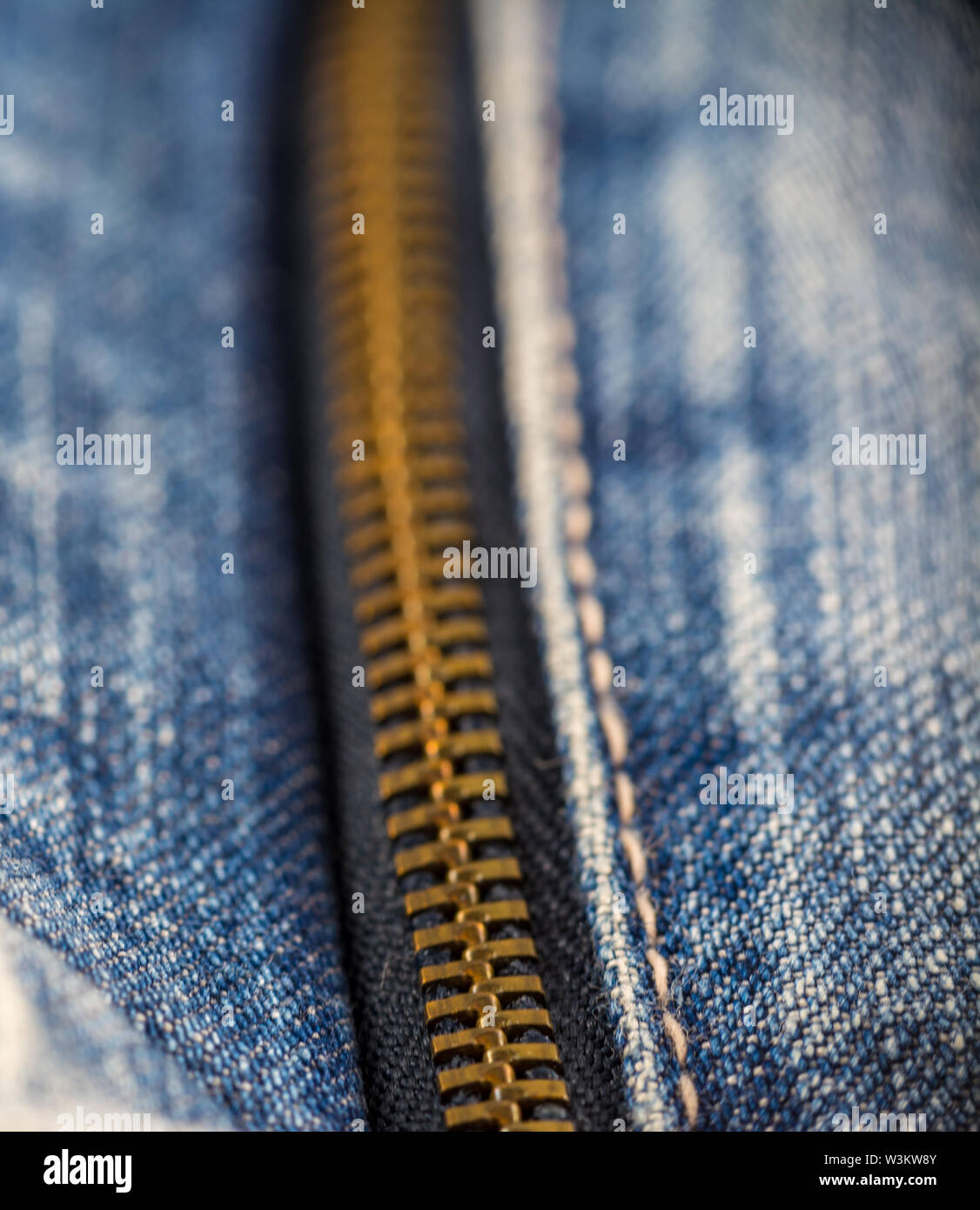 Jeans button and zipper hi-res stock photography and images - Alamy