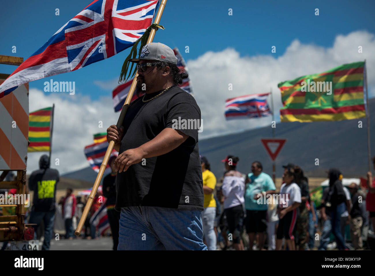 Hawaii telescope protest hi-res stock photography and images - Alamy
