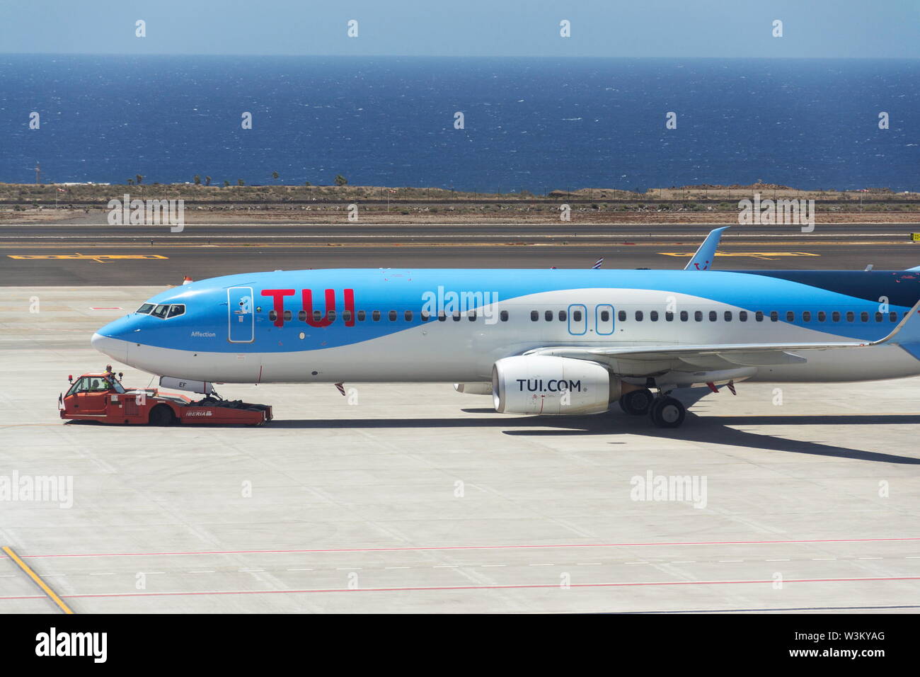 Logo de tui travel hi-res stock photography and images - Alamy