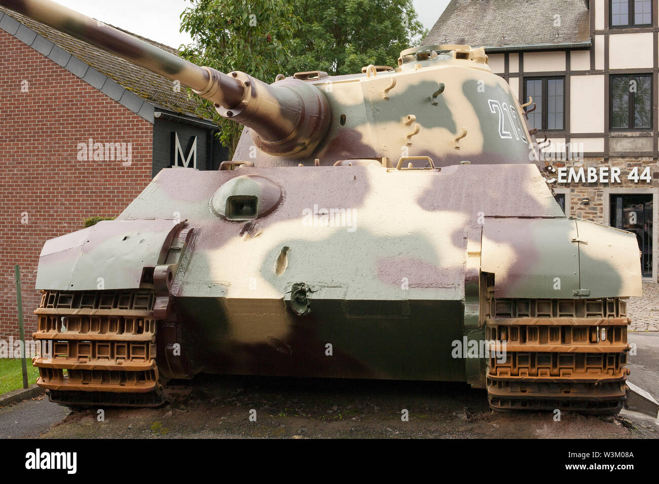 King tiger tank hi-res stock photography and images - Alamy