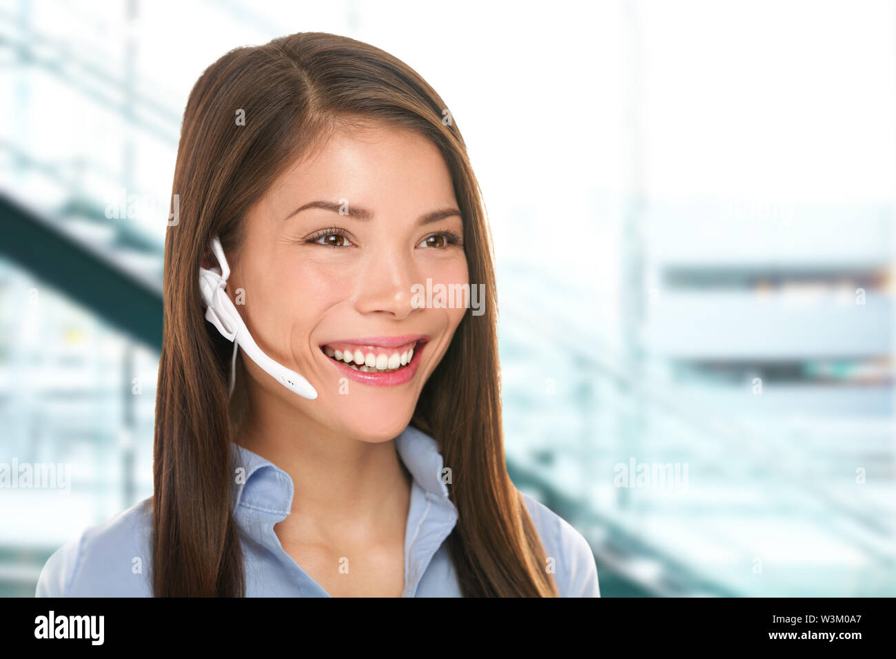 Asian chinese call center agent hi-res stock photography and images - Alamy