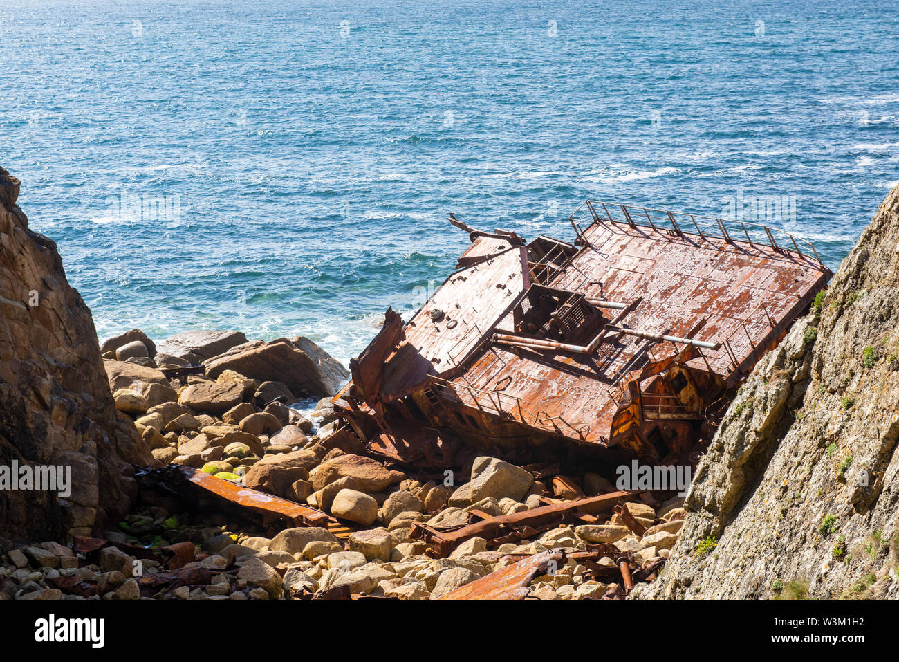 Mayon cliff shipwreck hi-res stock photography and images - Alamy