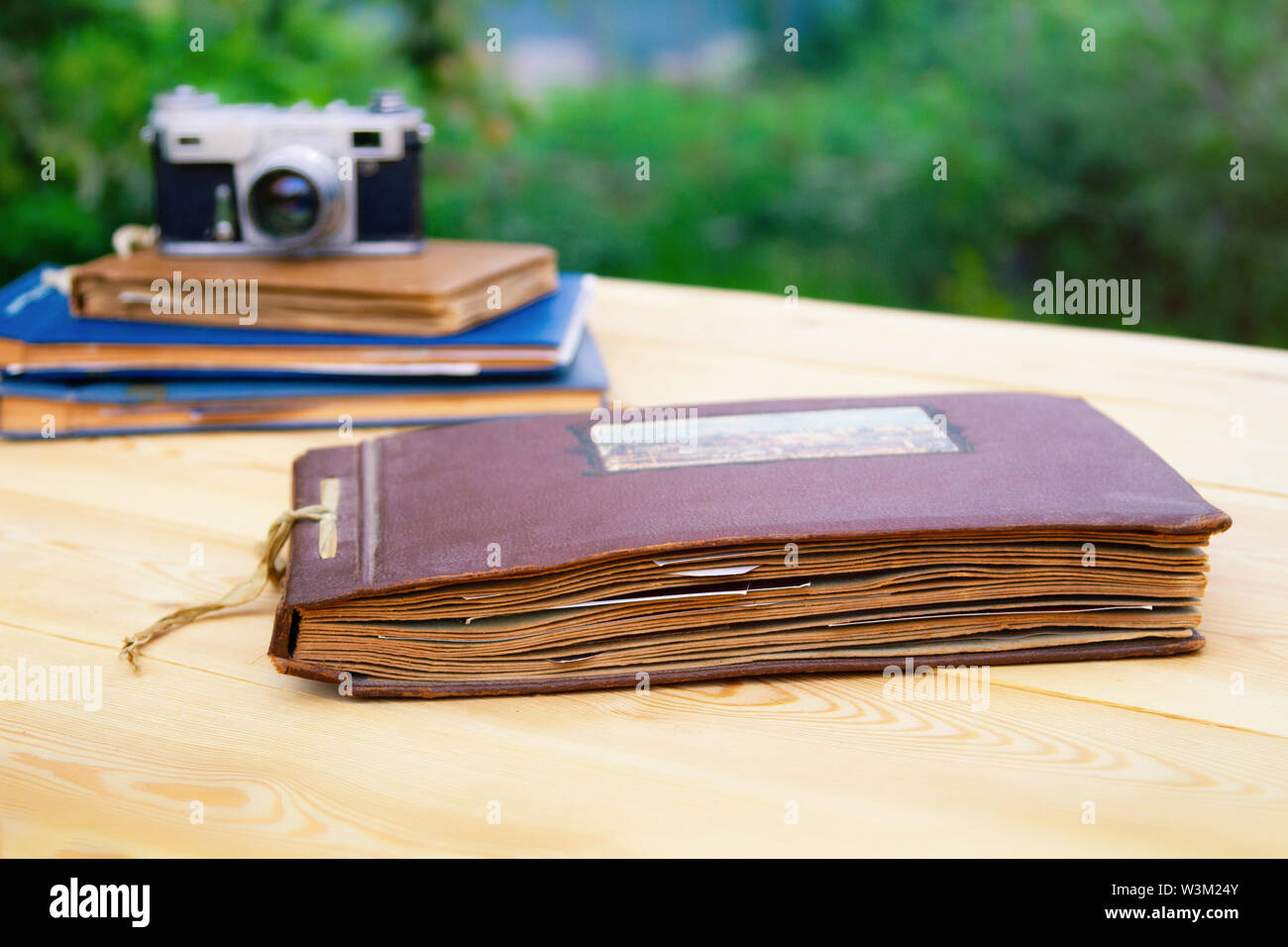 Old photo albums hi-res stock photography and images - Alamy