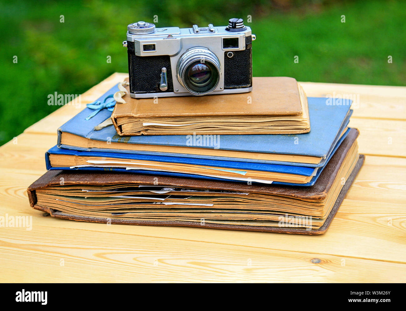 Old photo albums cover hi-res stock photography and images - Alamy