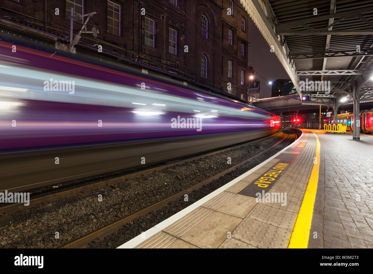 First Great Western railway Intercity 125 (high speed train) departing ...
