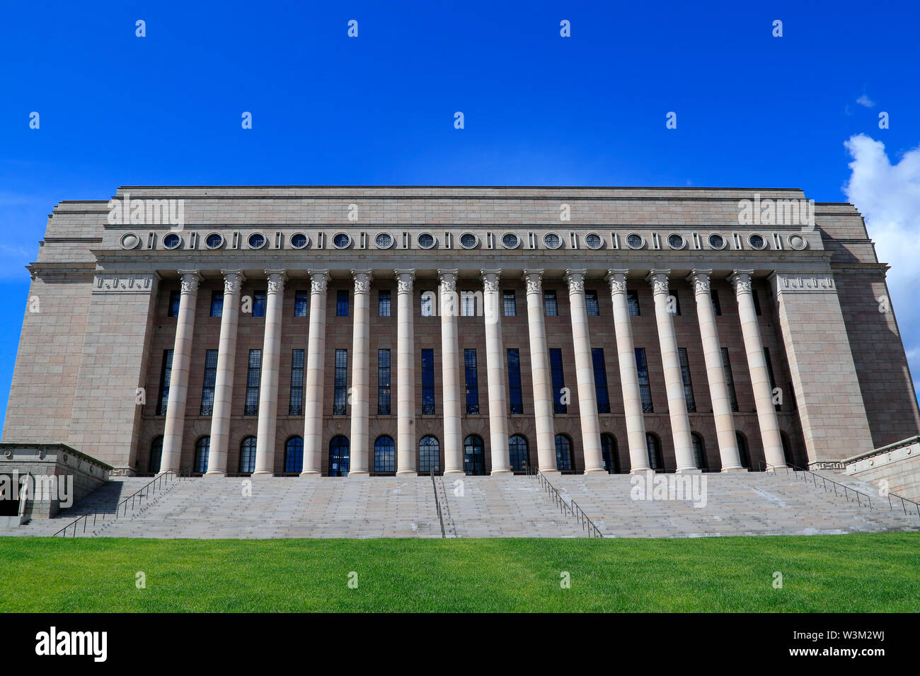 Red granite corinthian columns hi-res stock photography and images - Alamy