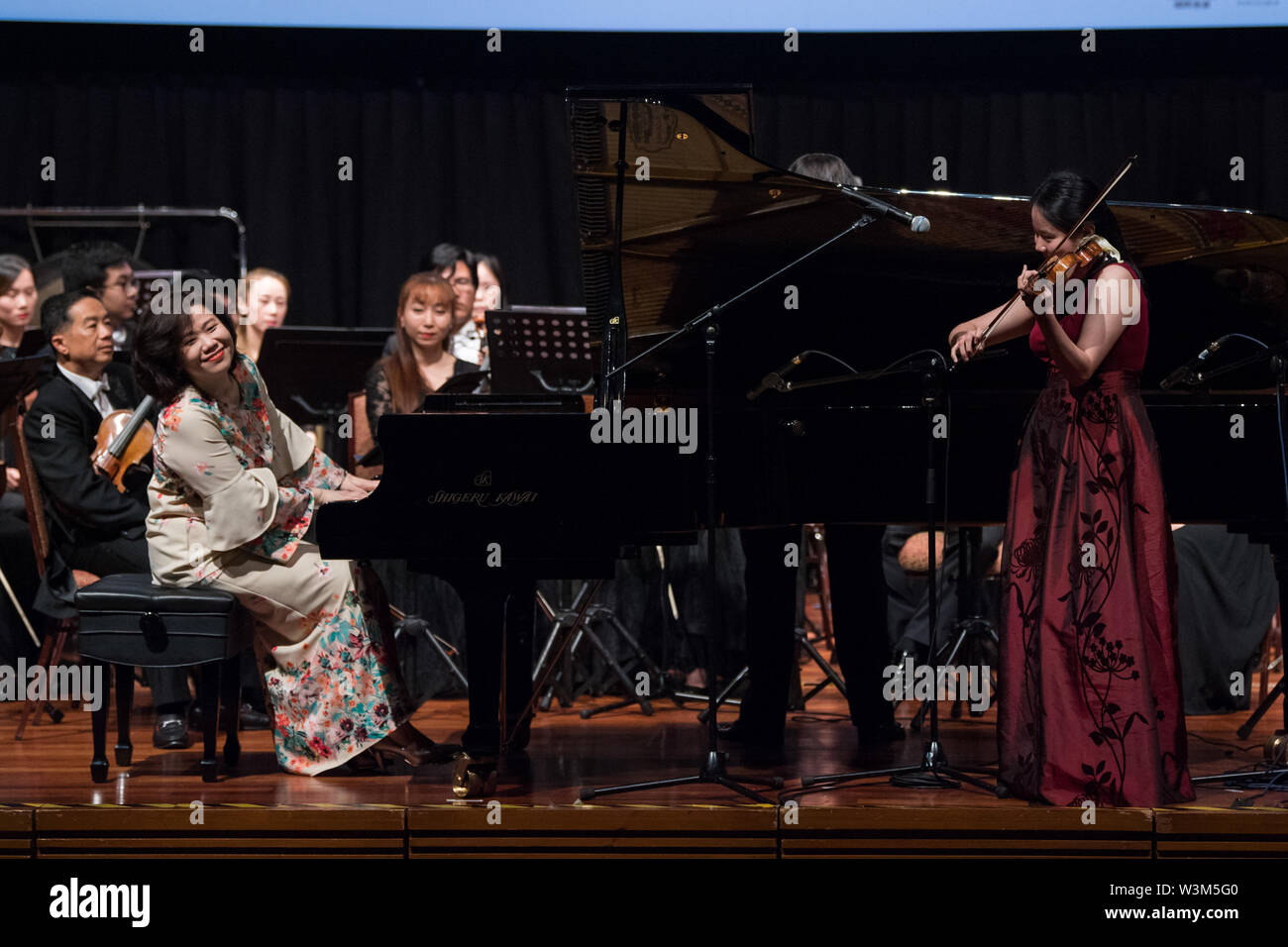 A pianist from china hi-res stock photography and images - Alamy