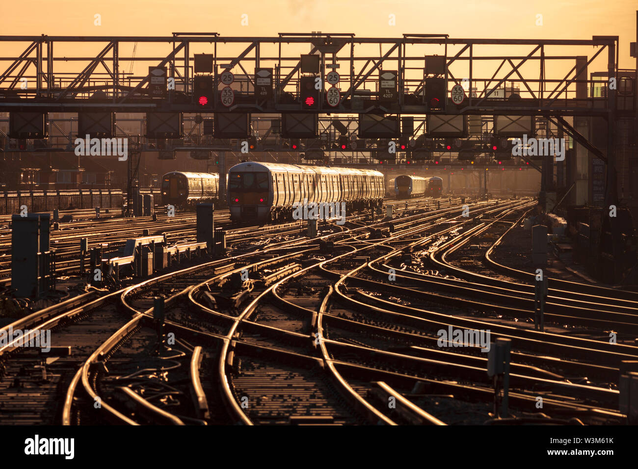 Southeastern trains suburban train hi-res stock photography and images ...