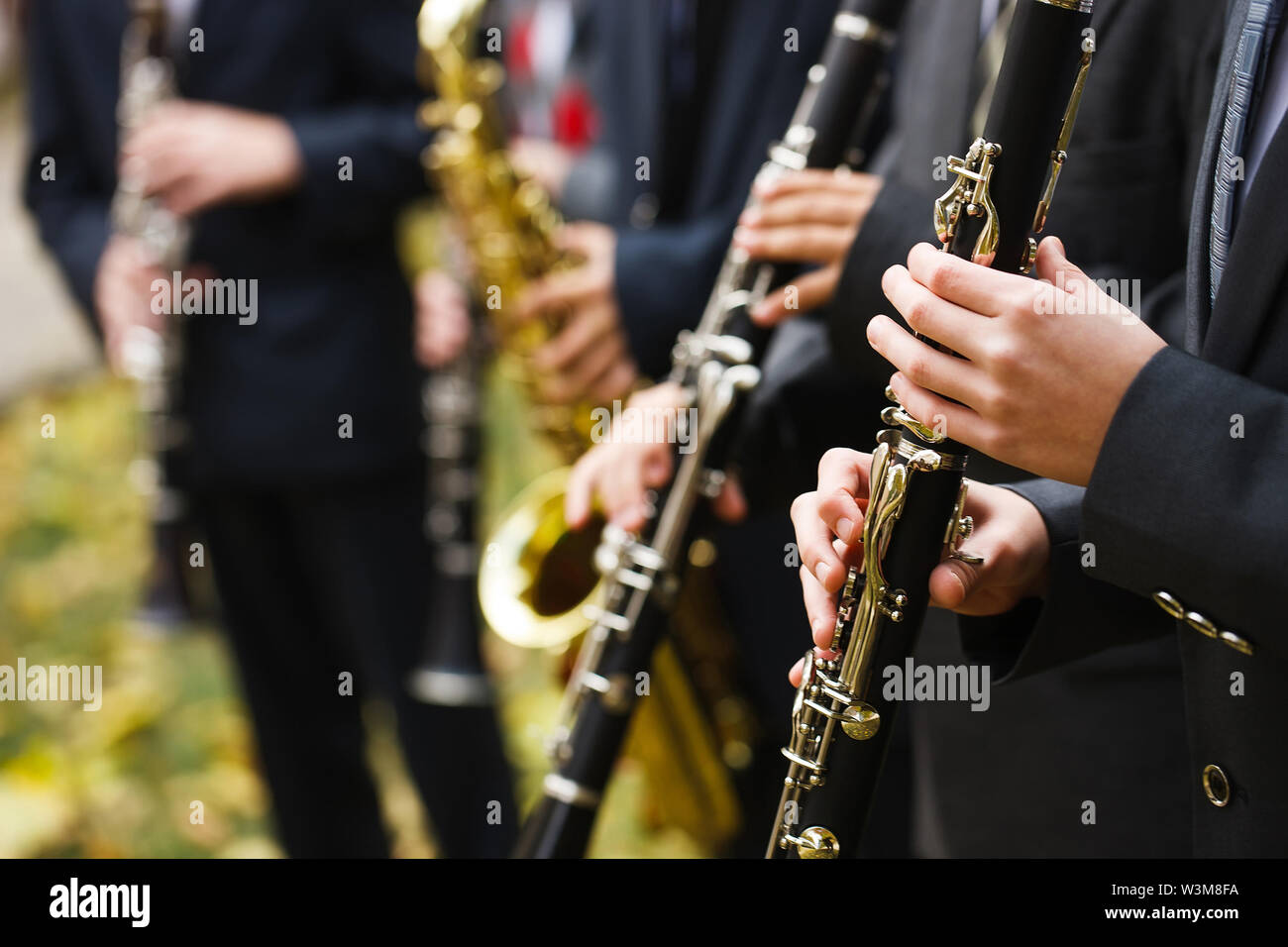 Group playing clarinet hi-res stock photography and images - Alamy