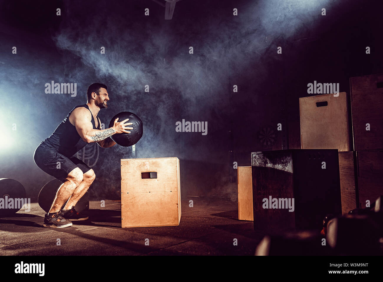 Box jump hi-res stock photography and images - Alamy