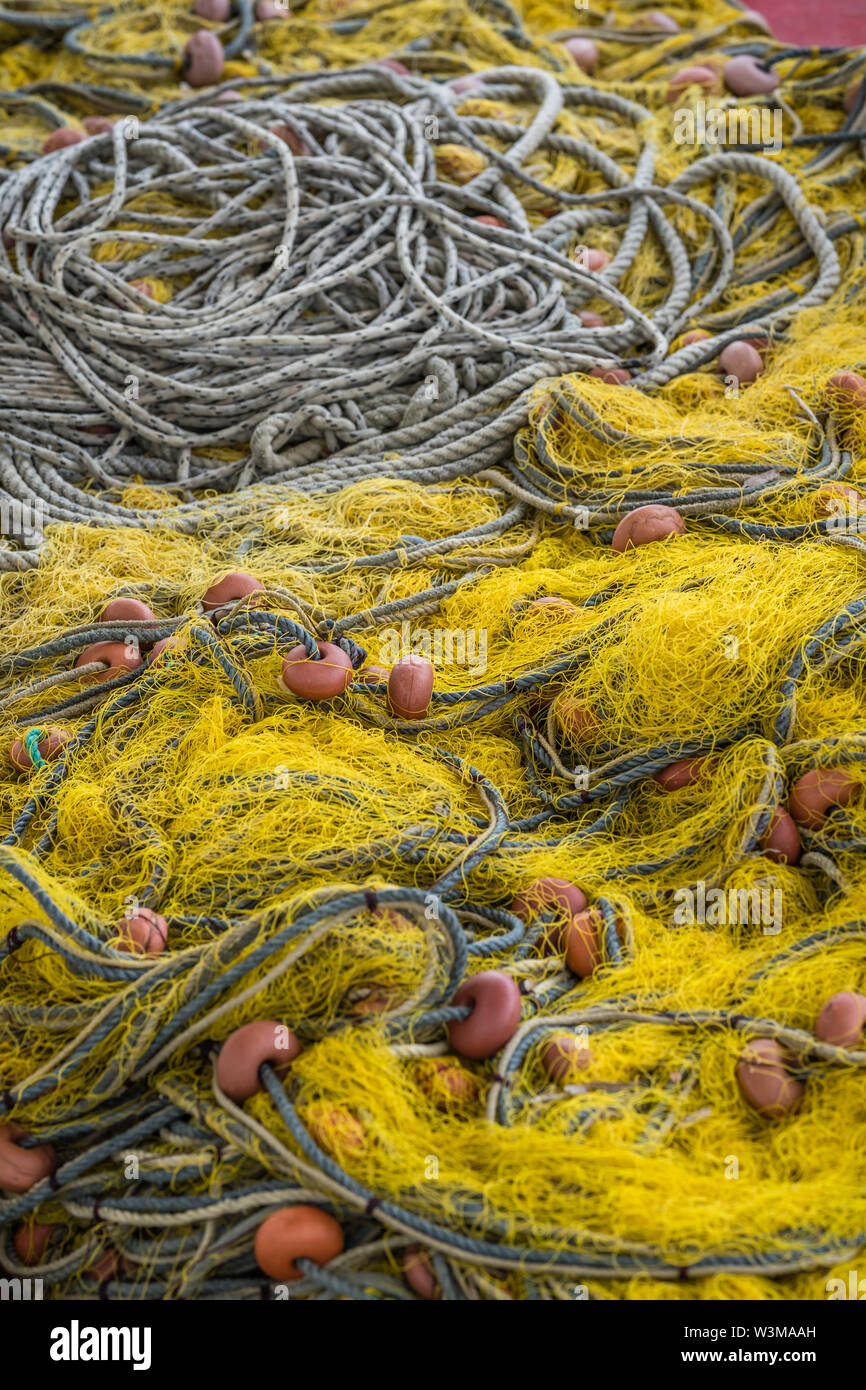 Tangled ropes on boat in hi-res stock photography and images - Alamy