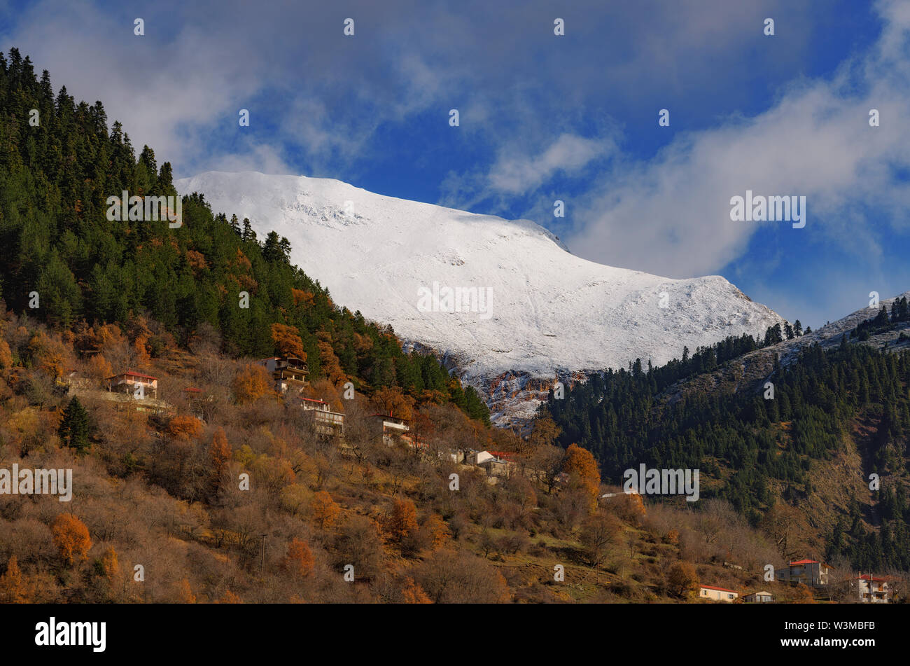 Snow On Agrafa Mountains Stock Photo - Alamy