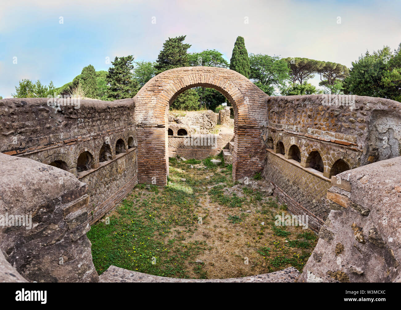 Roman columbarium hi-res stock photography and images - Alamy