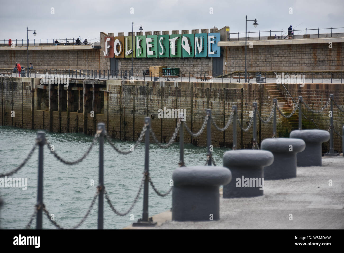 Folkestone harbour arm hi-res stock photography and images - Alamy