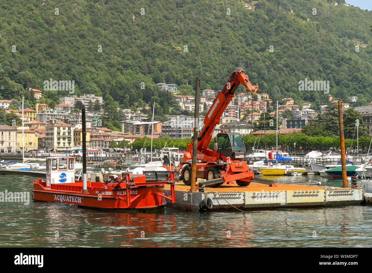 Pontoon on tractor hi-res stock photography and images - Alamy