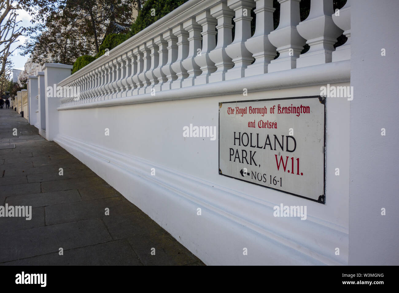 Kensington street sign hi-res stock photography and images - Alamy