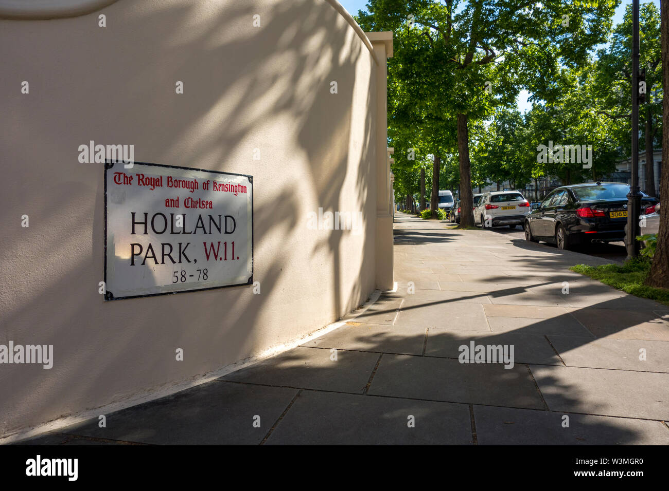 Kensington street sign hi-res stock photography and images - Alamy