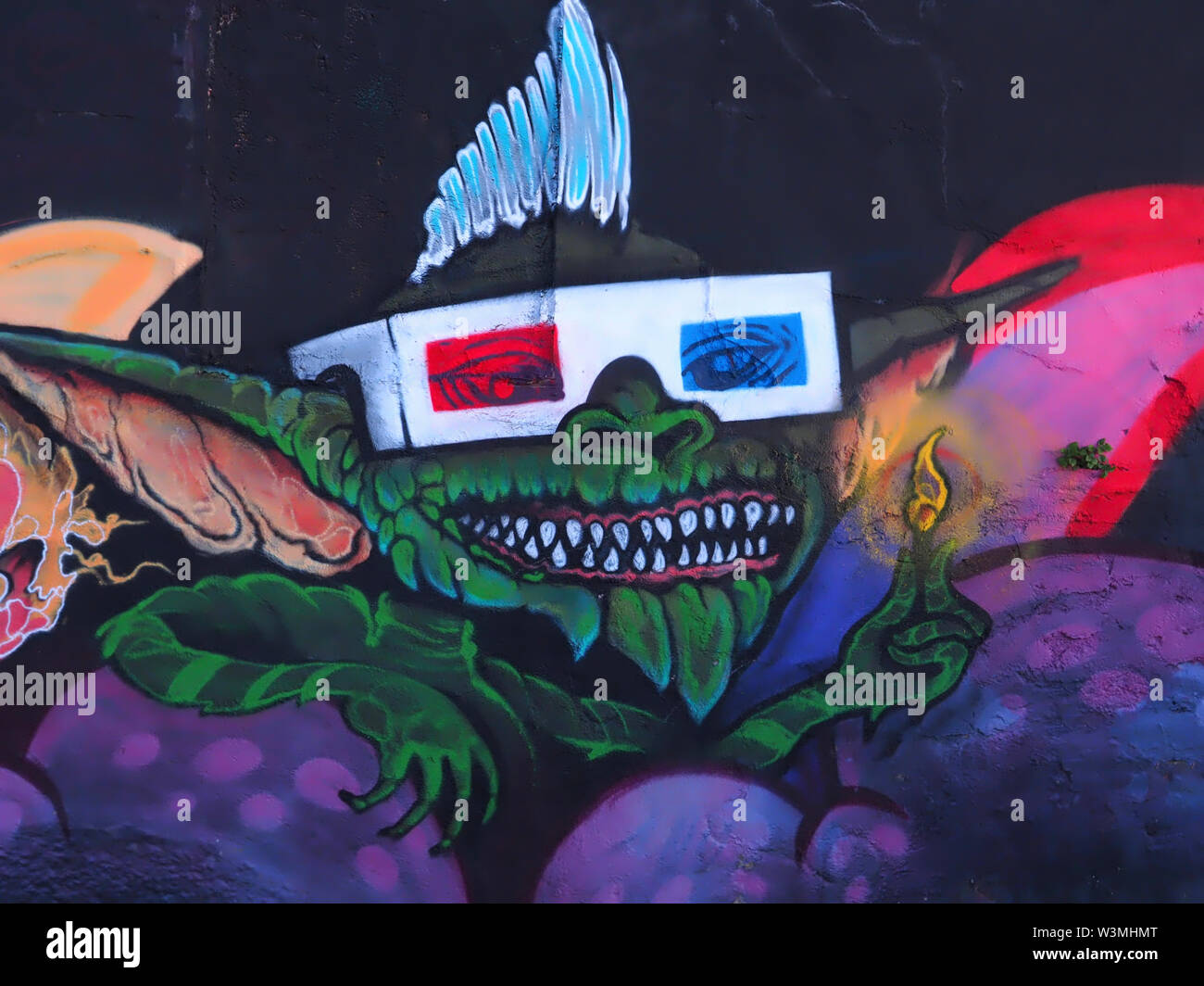 Graffiti at the Tejo riverside in Cascilhas near Lisbon Stock Photo - Alamy