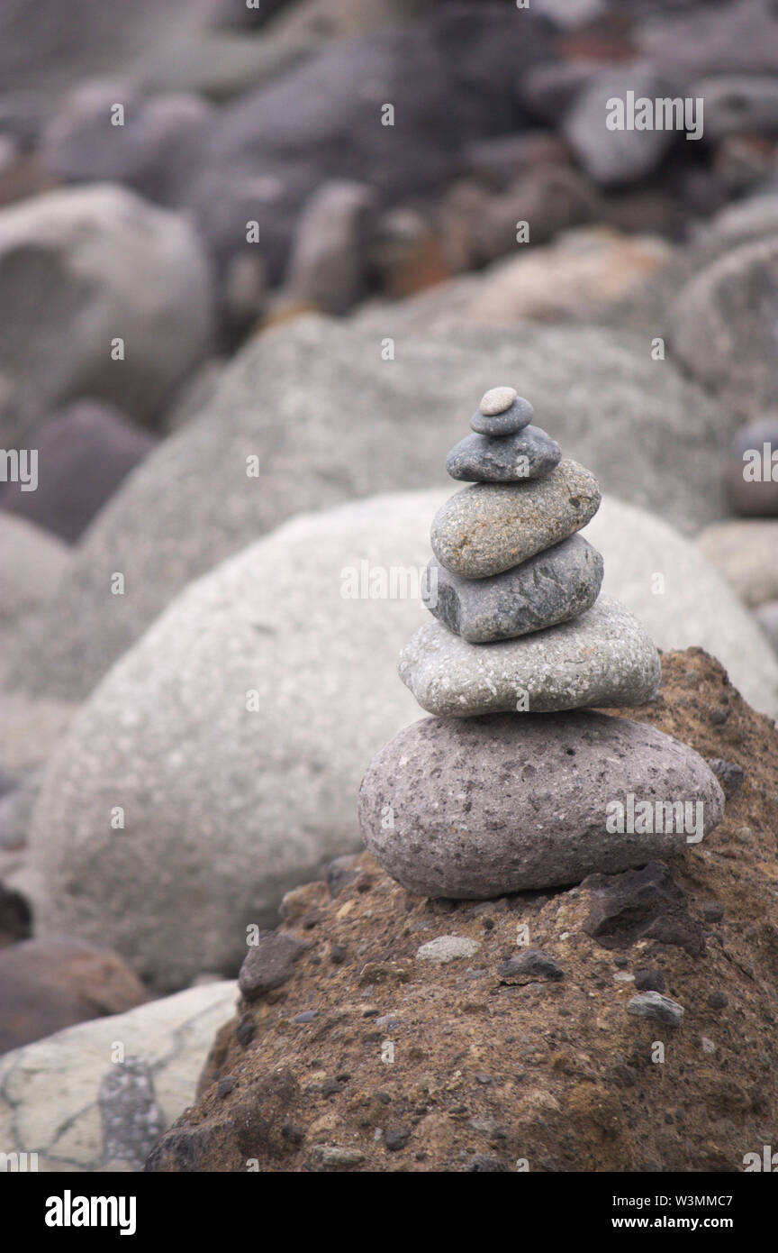 Stacked nature stones beach hi-res stock photography and images - Alamy
