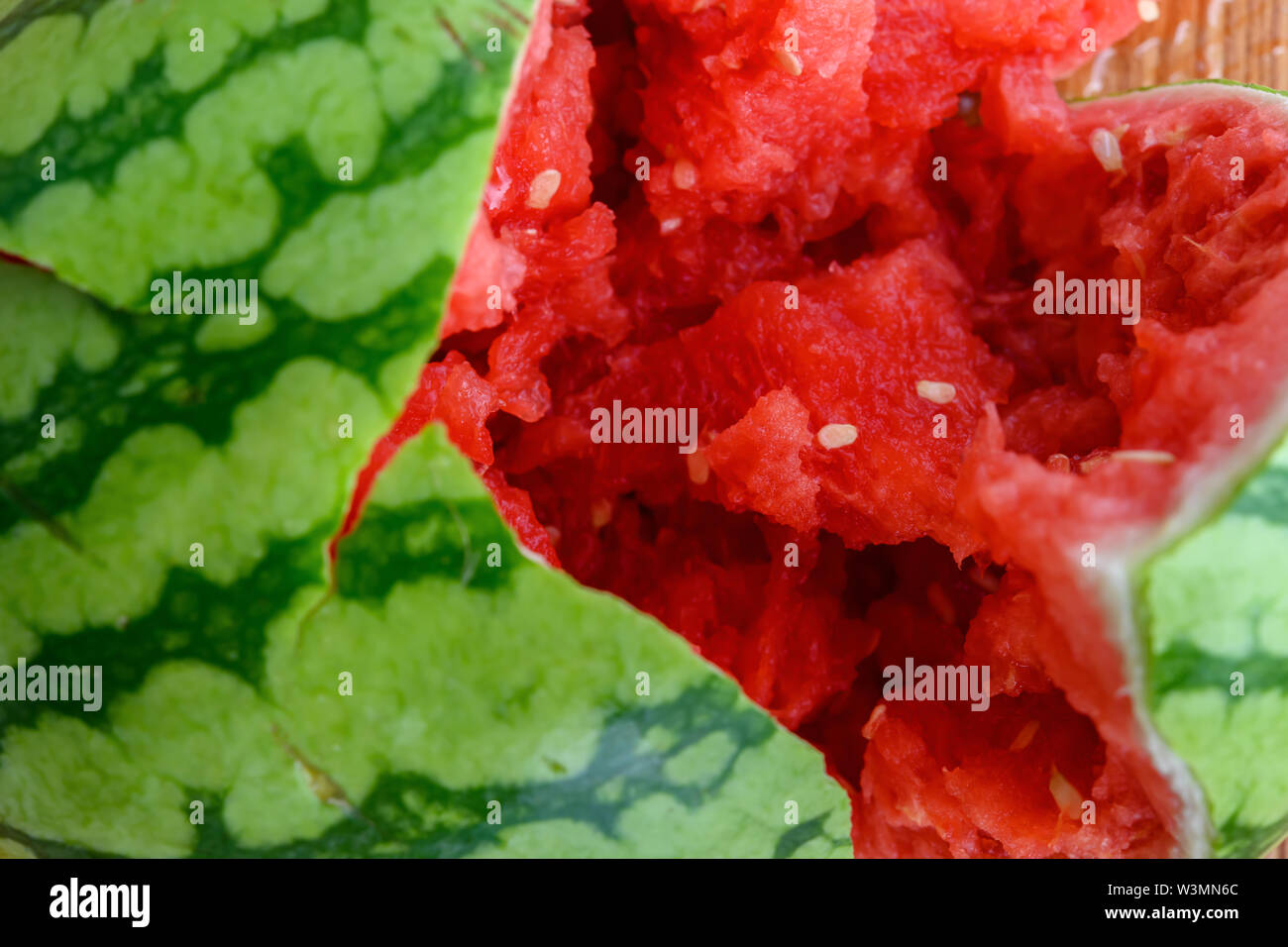 top view smashed watermelon close up Stock Photo - Alamy