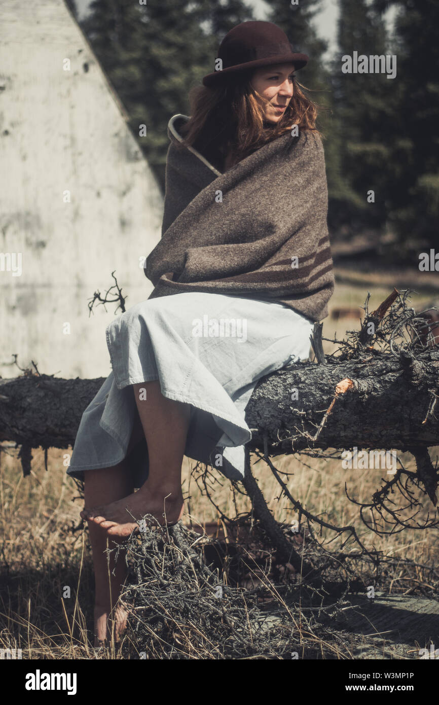 Log cabin girl hi-res stock photography and images - Alamy