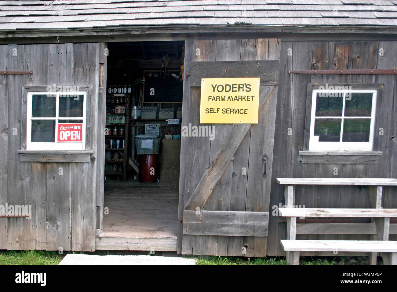 Small self-service farm shop by the road in Pennsylvania, USA. Without ...
