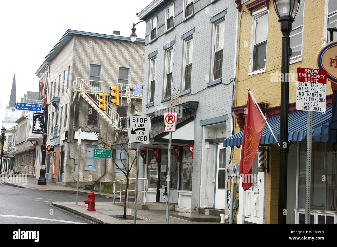 Old buildings businesses along hi-res stock photography and images - Alamy