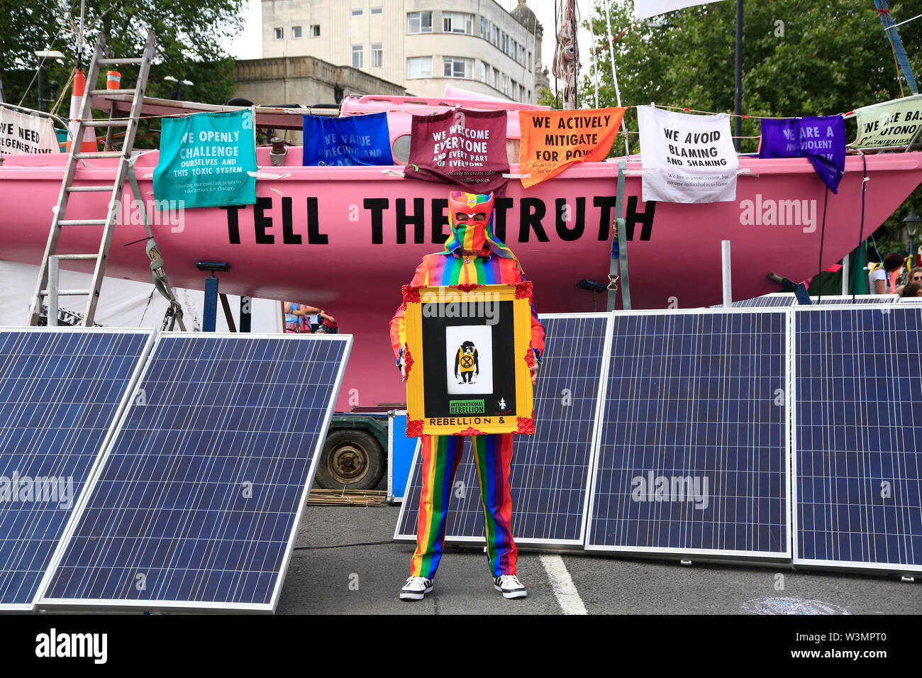 Extinction Rebellion Summer Uprising Bristol Bridge 17/07/2019 Stock ...