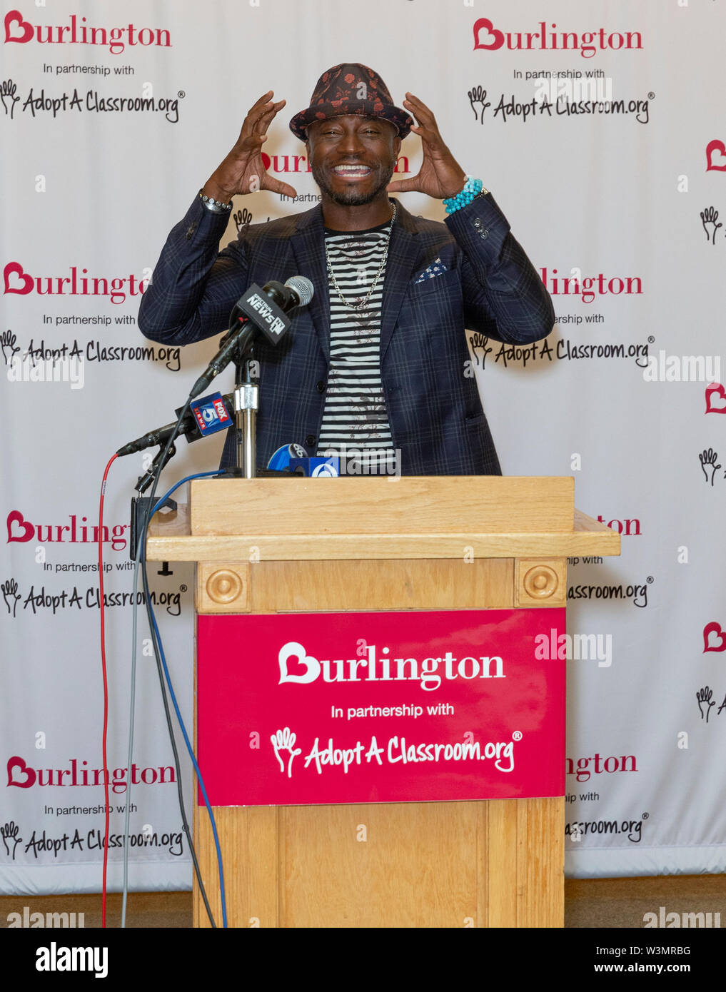 School donation drive hi-res stock photography and images - Alamy