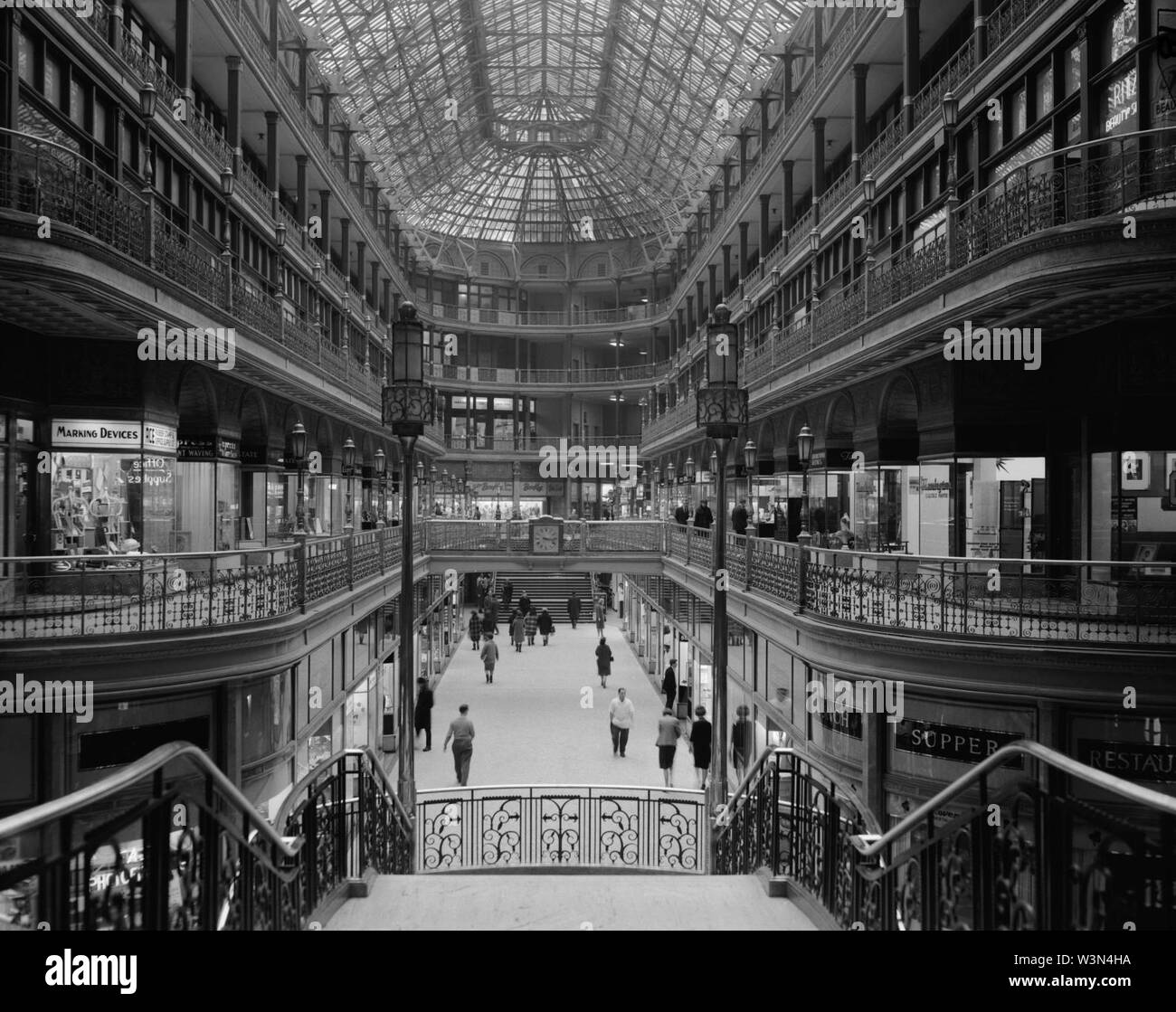 Cleveland historic arcade hi-res stock photography and images - Alamy