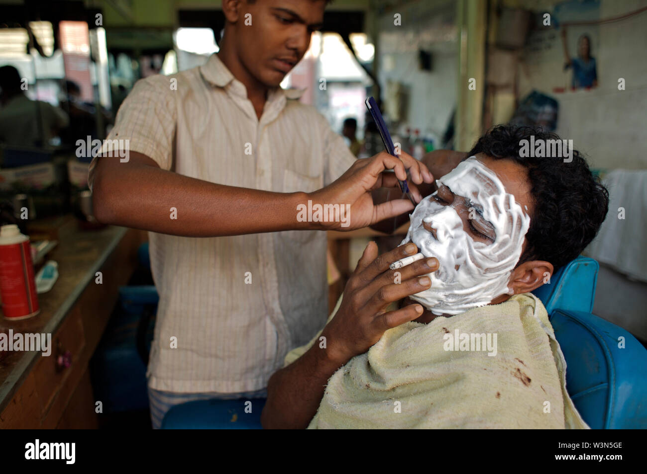 Barber smoking hi-res stock photography and images - Alamy