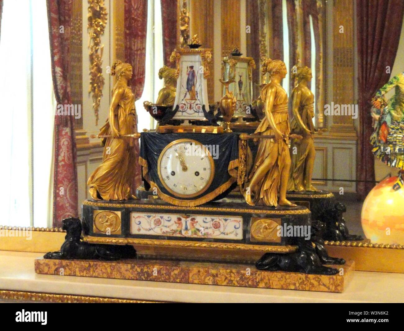 Pierre philippe thomire hi-res stock photography and images - Alamy