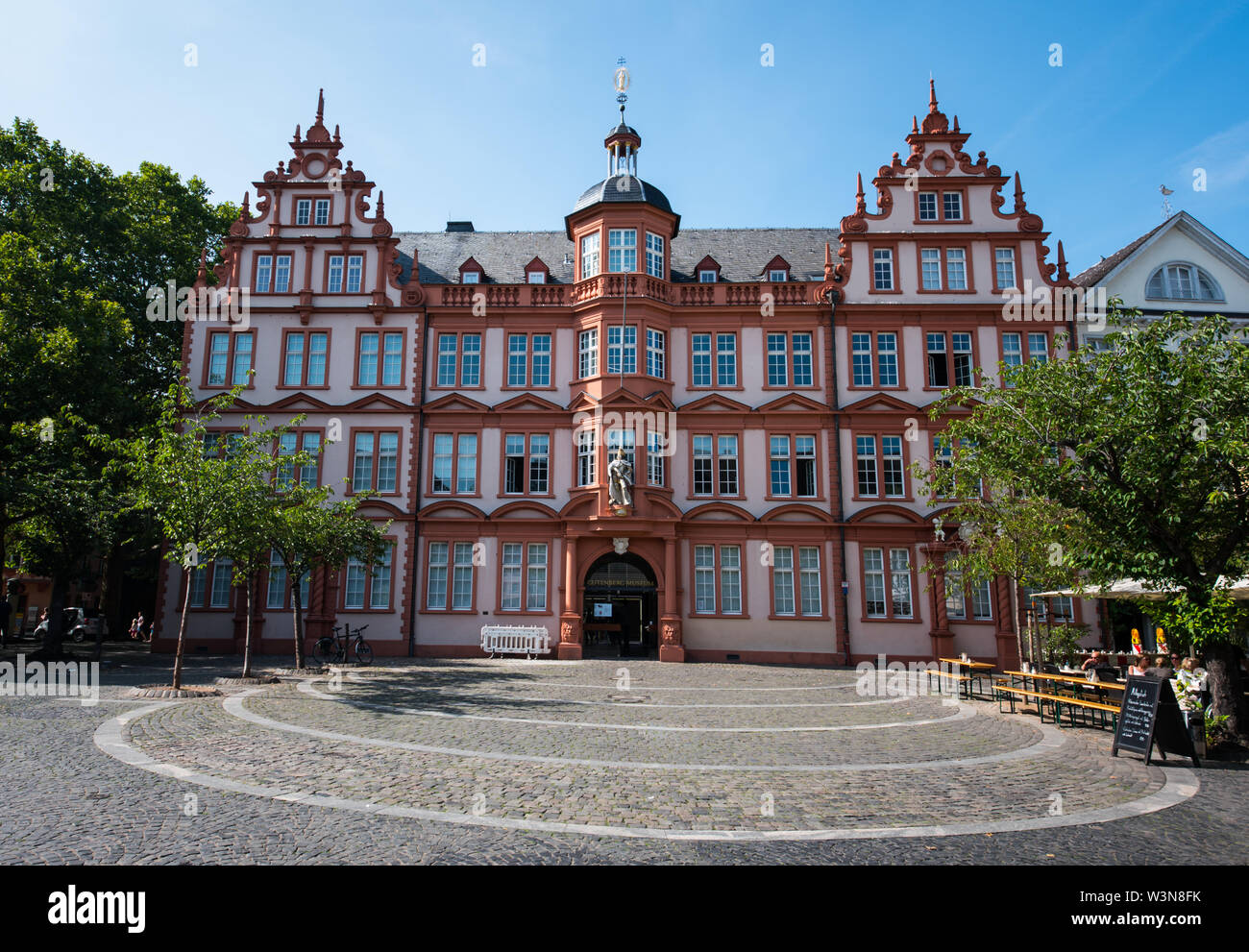 Mainz, Germany. 16th July, 2019. View of the historical building "Zum ...