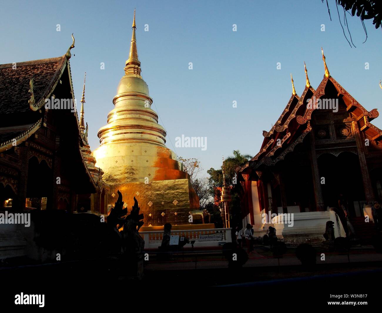 Wat pra singh temple hi-res stock photography and images - Alamy