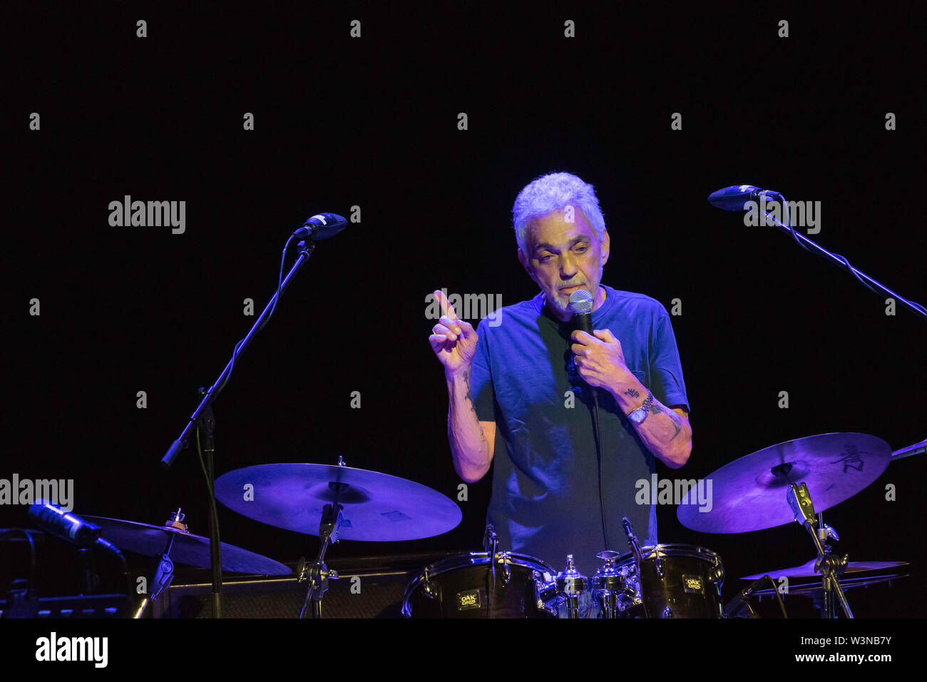Steve gadd drums hi-res stock photography and images - Alamy