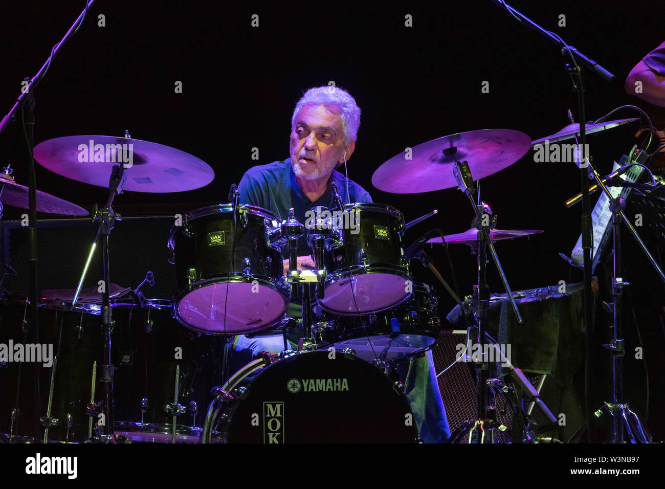 Steve gadd drums hi-res stock photography and images - Alamy