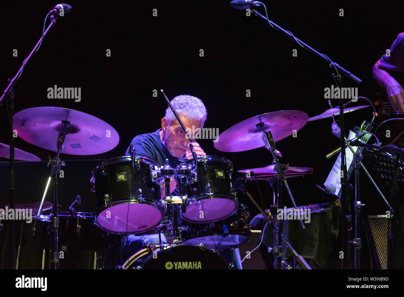 Steve gadd drums hi-res stock photography and images - Alamy