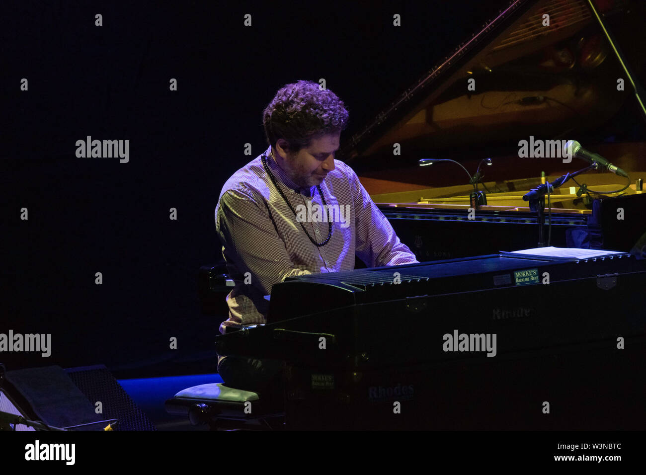 Steve gadd drums hi-res stock photography and images - Alamy