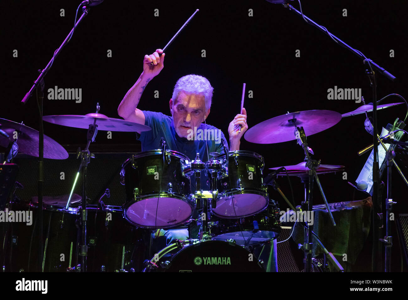 Steve gadd drums hi-res stock photography and images - Alamy