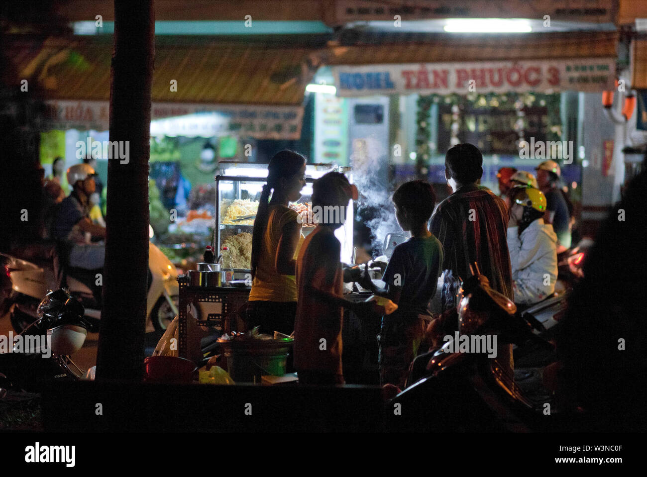 Stand out buildings hi-res stock photography and images - Alamy