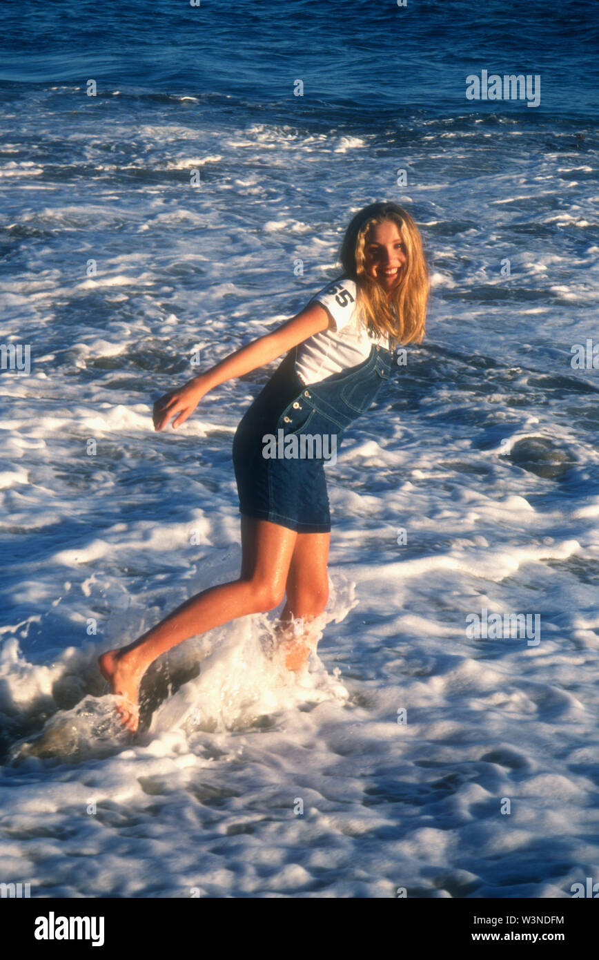 Malibu, California, USA 27th September 1994 (Exclusive) Actress Sarah ...