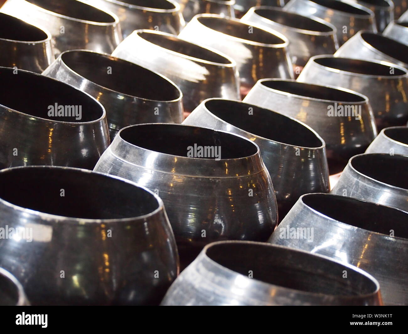 Offering bowls at Wat Phan Tao, Chiang mai, Thailand Stock Photo - Alamy