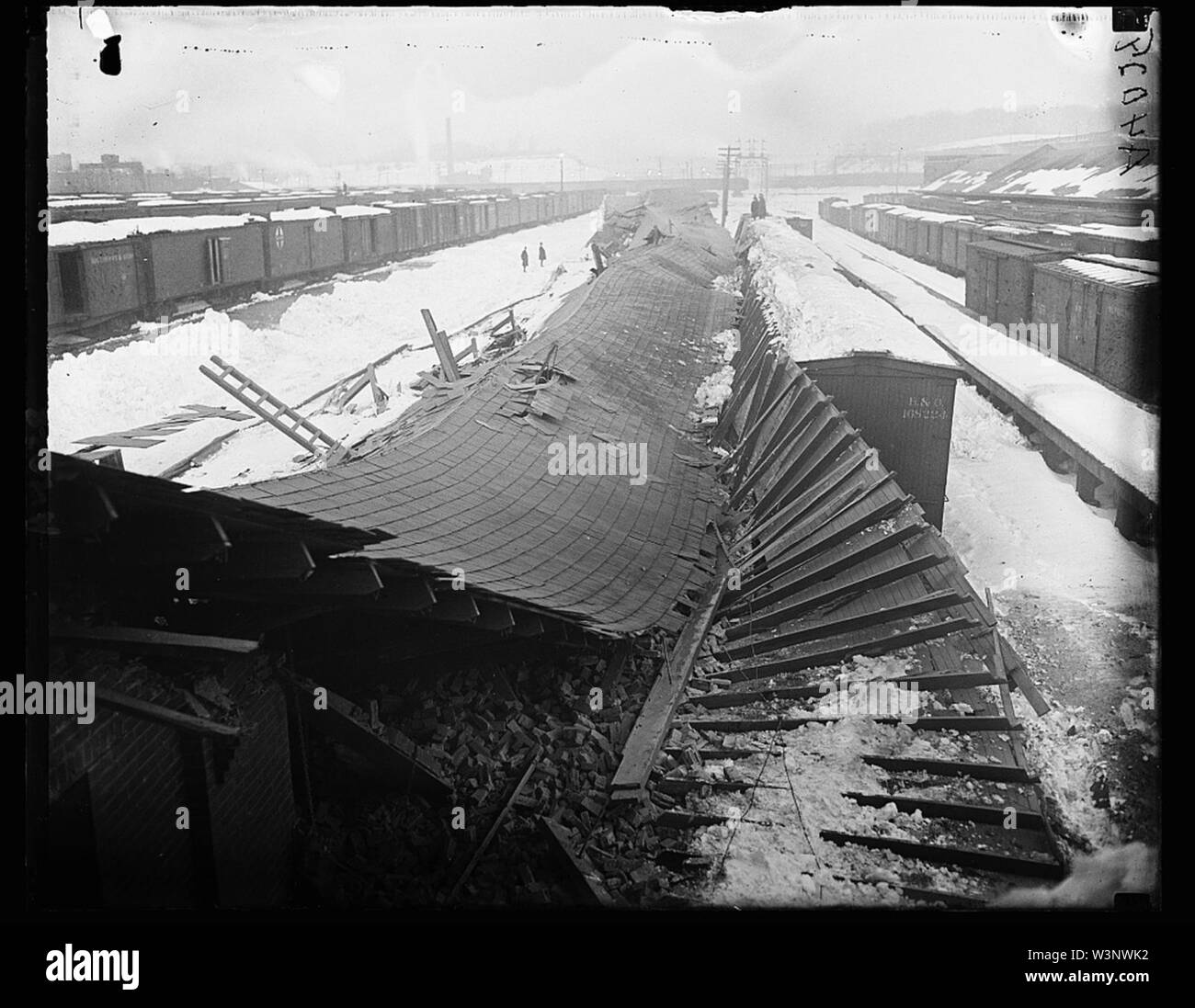 Train roof Black and White Stock Photos & Images - Alamy